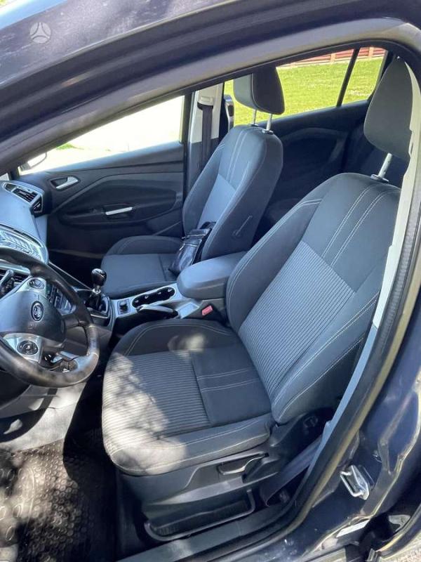 Grey Ford Grand C-MAX 2014 in Kretinga, with an engine capacity of 1.60 L and mileage of 186 thousand km for 4600 €, photo 9 on AUTOMOTO.COM.LV