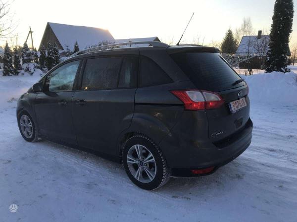 Grey Ford Grand C-MAX 2015 in Ignalina, with an engine capacity of 1.00 L and mileage of 144 thousand km for 3650 €, photo 2 on AUTOMOTO.COM.LV