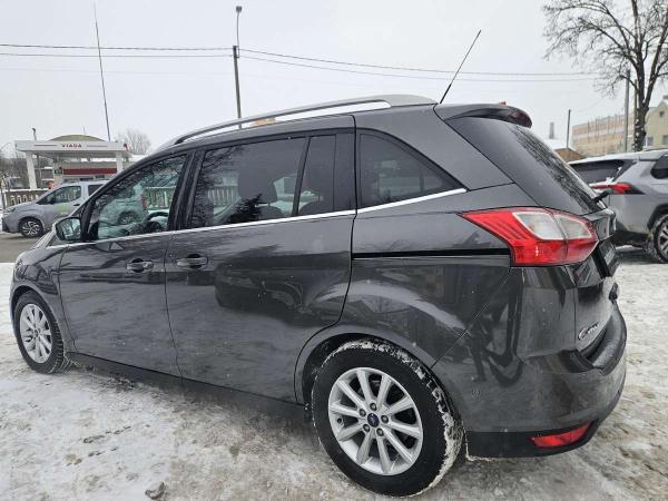 Grey Ford Grand C-MAX 2016 in Siauliai, with an engine capacity of 1.00 L and mileage of 100 thousand km for 5950 €, photo 8 on AUTOMOTO.COM.LV
