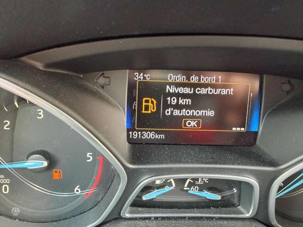 Pelēks Ford Grand C-MAX 2016 Raseiniai, ar dzinēja tilpumu 1.50 L un nobraukumu 191 tūkst. km par 5300 €, foto 9 vietnē AUTOMOTO.COM.LV