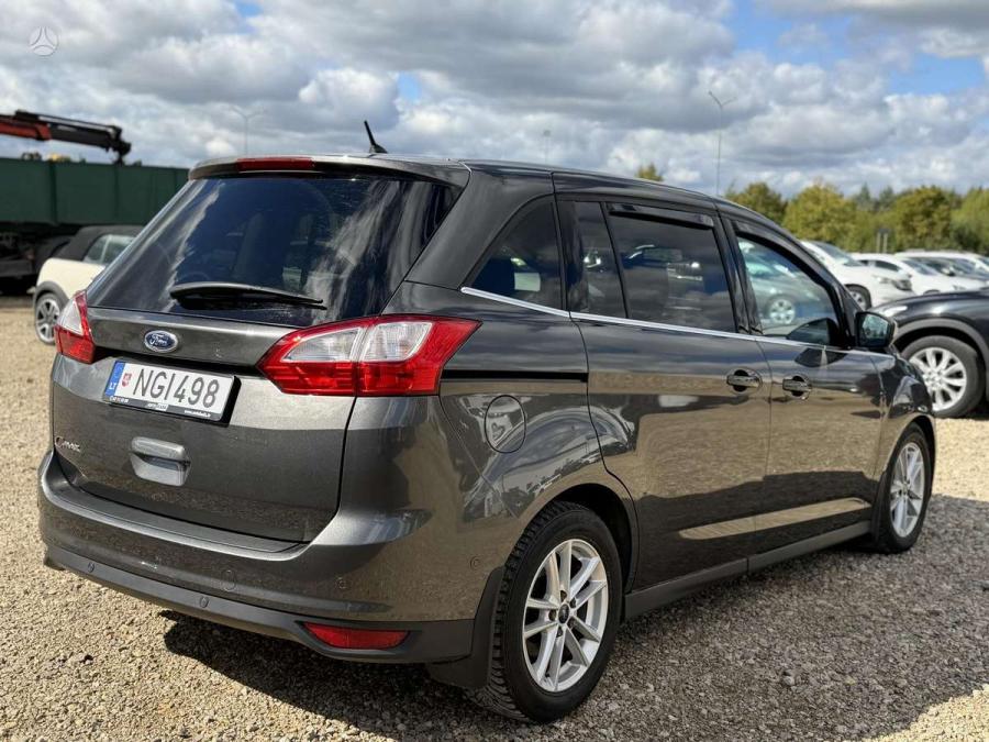 Grey Ford Grand C-MAX 2016 in Siauliai, with an engine capacity of 1.50 L and mileage of 236 thousand km for 6900 €, photo 6 on AUTOMOTO.COM.LV