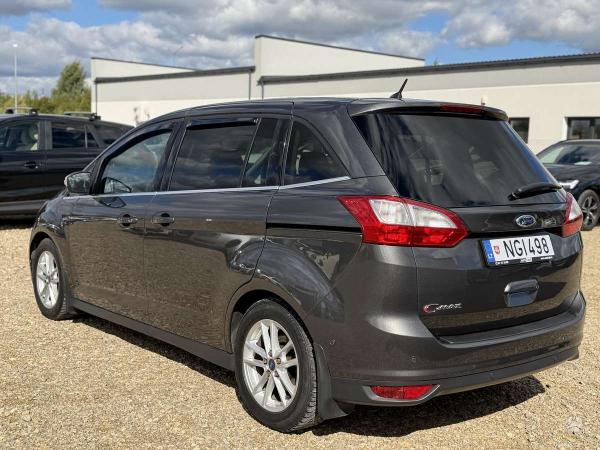 Pelēks Ford Grand C-MAX 2016 Šauļi, ar dzinēja tilpumu 1.50 L un nobraukumu 236 tūkst. km par 6900 €, foto 10 vietnē AUTOMOTO.COM.LV