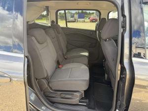 Grey Ford Grand C-MAX 2016 in Siauliai, with an engine capacity of 1.50 L and mileage of 236 thousand km for 6900 €, photo 15 on AUTOMOTO.COM.LV