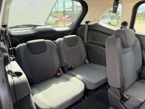 Grey Ford Grand C-MAX 2016 in Siauliai, with an engine capacity of 1.50 L and mileage of 236 thousand km for 6900 €, photo 16 on AUTOMOTO.COM.LV