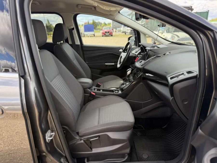 Grey Ford Grand C-MAX 2016 in Siauliai, with an engine capacity of 1.50 L and mileage of 236 thousand km for 6900 €, photo 19 on AUTOMOTO.COM.LV