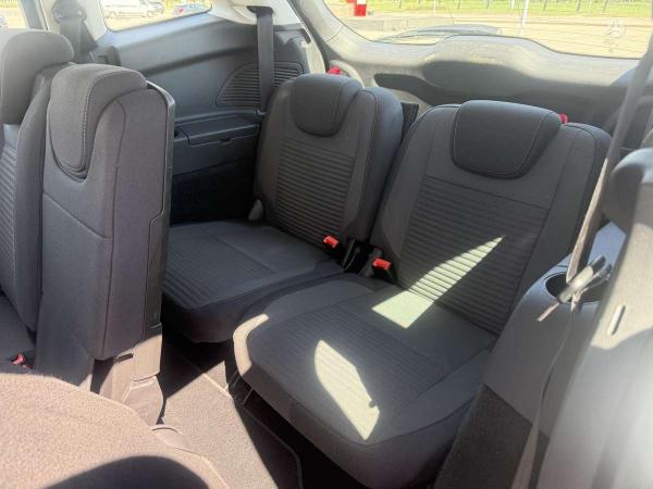 Grey Ford Grand C-MAX 2016 in Siauliai, with an engine capacity of 1.50 L and mileage of 181 thousand km for 6900 €, photo 11 on AUTOMOTO.COM.LV
