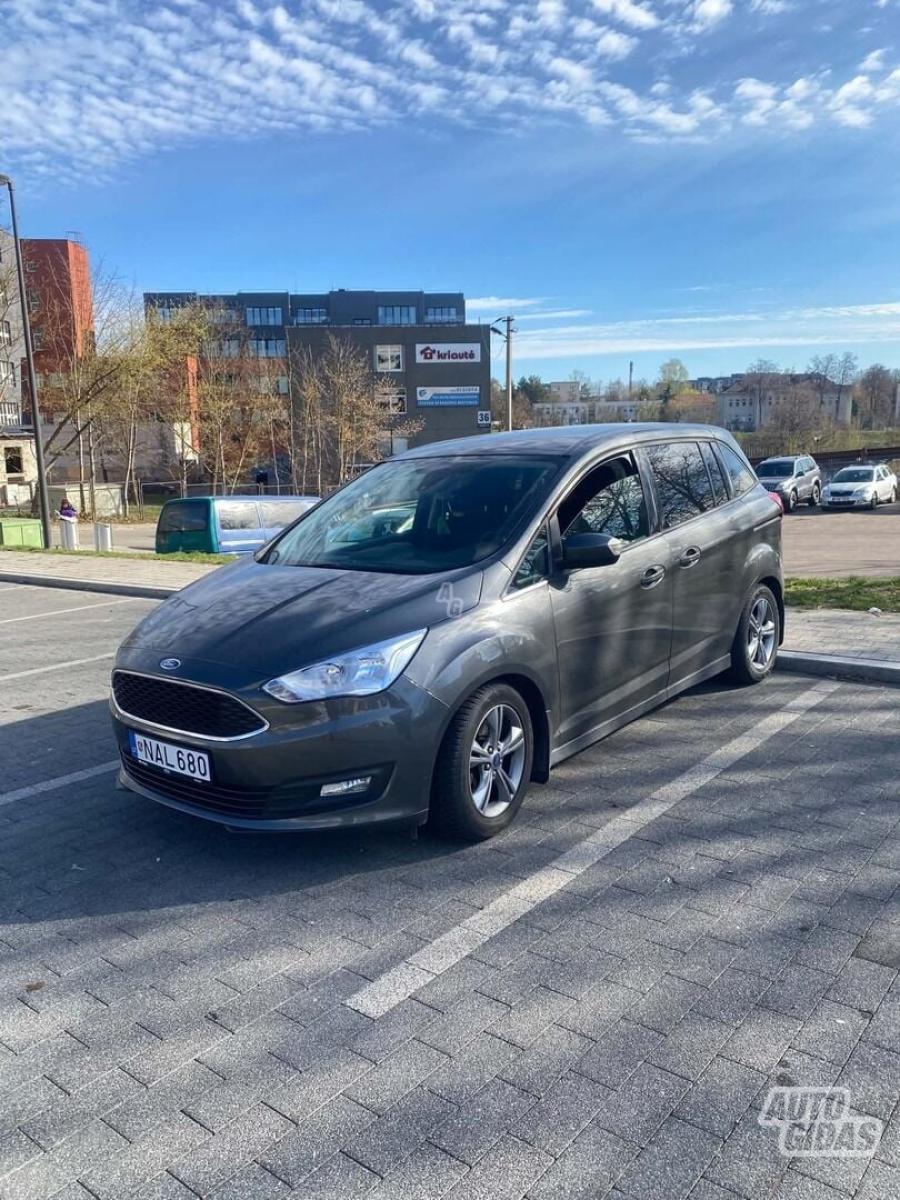 Pelēks Ford Grand C-MAX 2017 Panevēža, ar dzinēja tilpumu 1.00 L un nobraukumu 145 tūkst. km par 7590 €, foto 1 vietnē AUTOMOTO.COM.LV