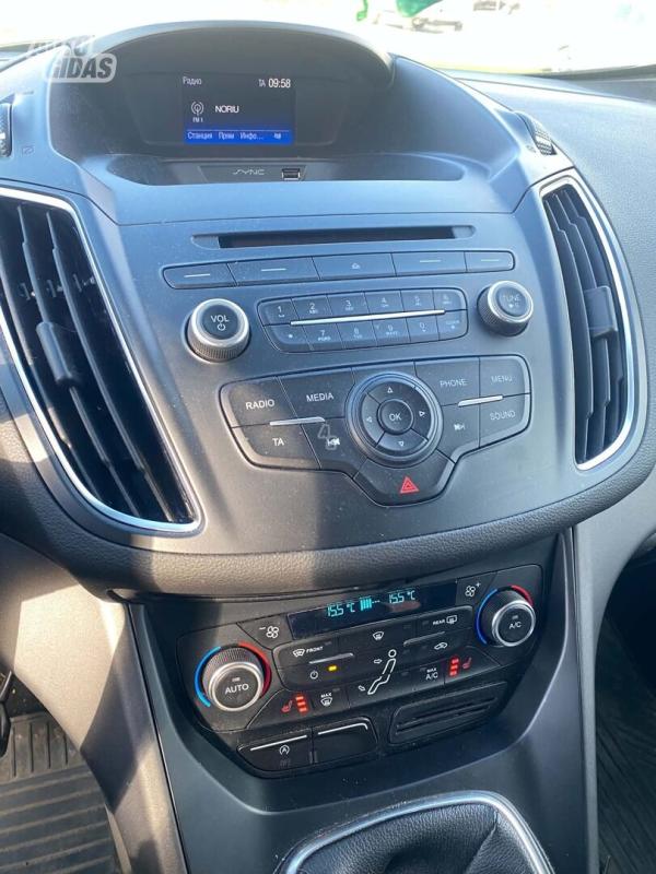 Grey Ford Grand C-MAX 2017 in Panevezys, with an engine capacity of 1.00 L and mileage of 145 thousand km for 7590 €, photo 7 on AUTOMOTO.COM.LV