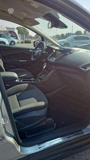 Grey Ford Grand C-MAX 2017 in Kaunas, with an engine capacity of 1.50 L and mileage of 180 thousand km for 5350 €, photo 7 on AUTOMOTO.COM.LV