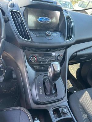 Grey Ford Grand C-MAX 2017 in Kaunas, with an engine capacity of 1.50 L and mileage of 180 thousand km for 5350 €, photo 10 on AUTOMOTO.COM.LV