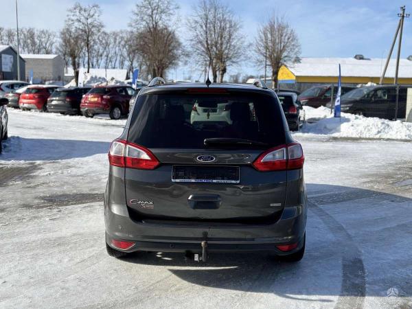 Grey Ford Grand C-MAX 2018 in Taurage, with an engine capacity of 1.00 L and mileage of 149 thousand km for 5900 €, photo 4 on AUTOMOTO.COM.LV