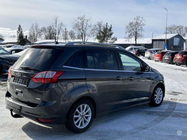Grey Ford Grand C-MAX 2018 in Taurage, with an engine capacity of 1.00 L and mileage of 149 thousand km for 5900 €, photo 5 on AUTOMOTO.COM.LV