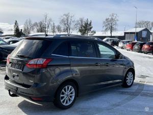 Grey Ford Grand C-MAX 2018 in Taurage, with an engine capacity of 1.00 L and mileage of 149 thousand km for 5900 €, photo 5 on AUTOMOTO.COM.LV