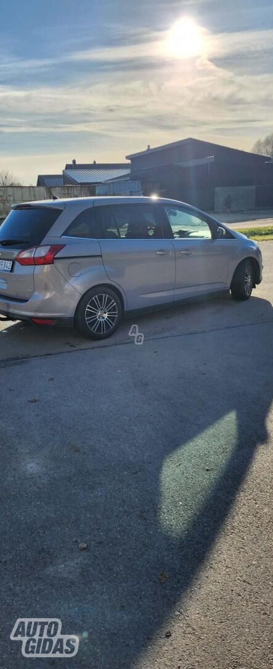 Pelēks Ford Grand C-MAX 2010 Kaišiadorys, ar dzinēja tilpumu 1.60 L un nobraukumu 316 tūkst. km par 3500 €, foto 8 vietnē AUTOMOTO.COM.LV