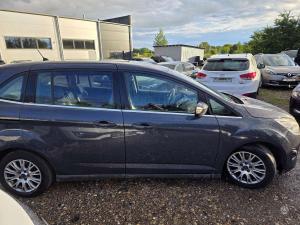 Grey Ford Grand C-MAX 2011 in Ukmerge, with an engine capacity of 1.56 L and mileage of 238 thousand km for 2850 €, photo 10 on AUTOMOTO.COM.LV