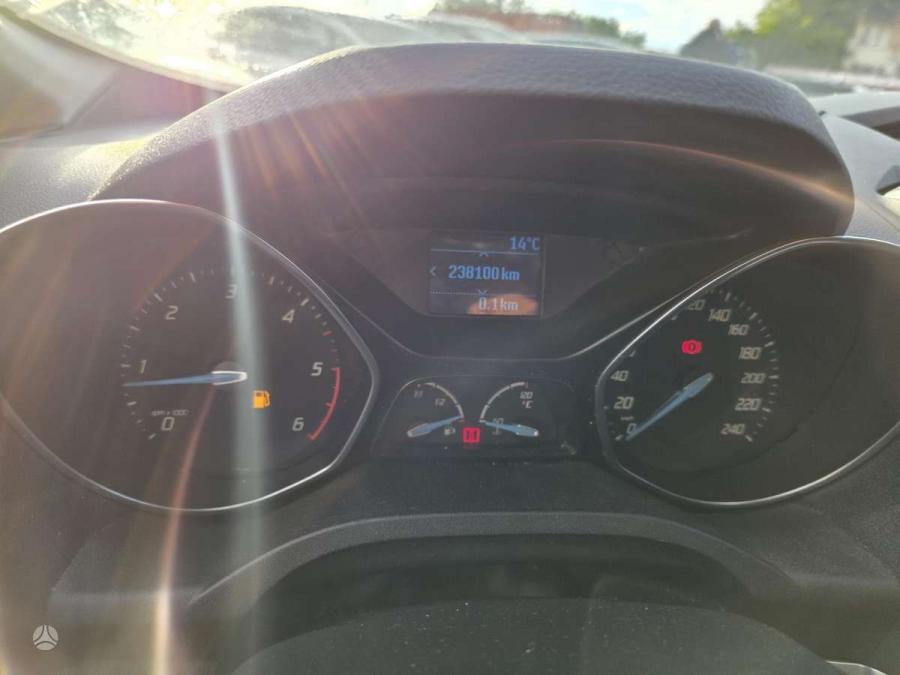 Grey Ford Grand C-MAX 2011 in Ukmerge, with an engine capacity of 1.56 L and mileage of 238 thousand km for 2850 €, photo 21 on AUTOMOTO.COM.LV