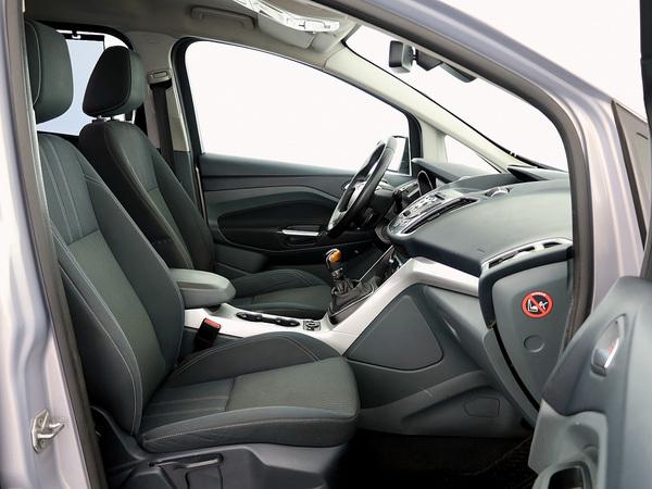 Pelēks Ford Grand C-MAX 2011 Tallina, ar dzinēja tilpumu 1.60 L un nobraukumu 329 tūkst. km par 1899 €, foto 6 vietnē AUTOMOTO.COM.LV