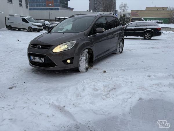 Pelēks Ford Grand C-MAX 2012 Viļņa, ar dzinēja tilpumu 2.00 L un nobraukumu 145 tūkst. km par 4299 €, foto 2 vietnē AUTOMOTO.COM.LV