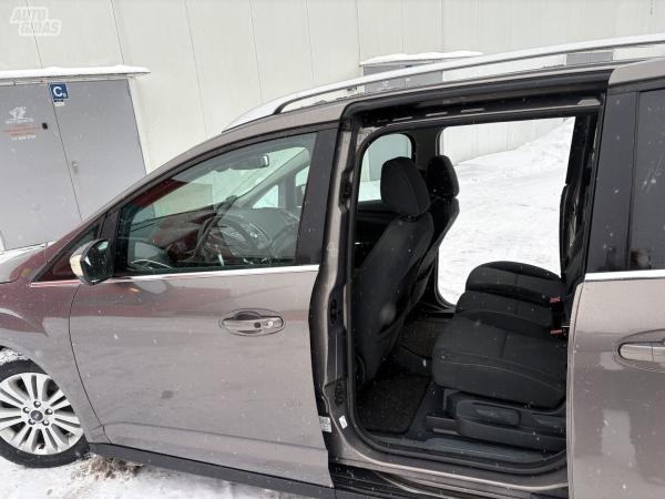 Pelēks Ford Grand C-MAX 2012 Viļņa, ar dzinēja tilpumu 2.00 L un nobraukumu 145 tūkst. km par 4299 €, foto 10 vietnē AUTOMOTO.COM.LV