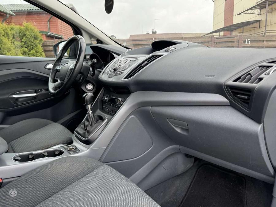 Grey Ford Grand C-MAX 2012 in Kretinga, with an engine capacity of 1.56 L and mileage of 325 thousand km for 2995 €, photo 24 on AUTOMOTO.COM.LV
