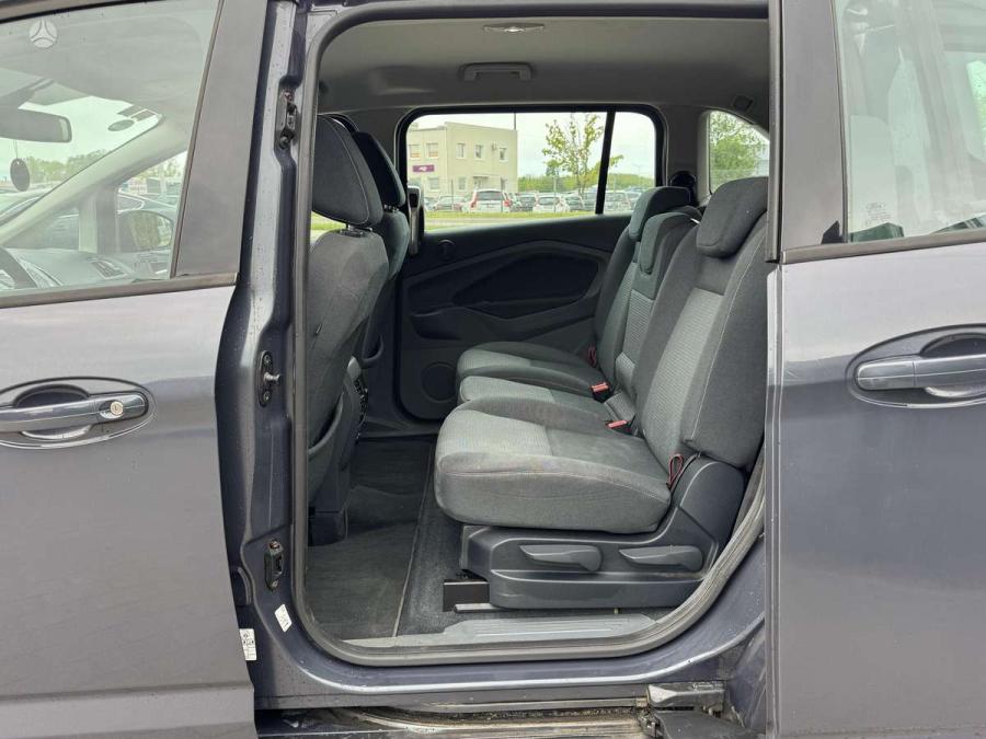 Grey Ford Grand C-MAX 2012 in Kretinga, with an engine capacity of 1.56 L and mileage of 325 thousand km for 2995 €, photo 26 on AUTOMOTO.COM.LV