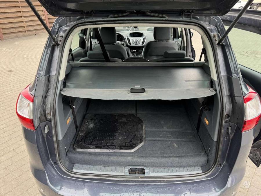 Grey Ford Grand C-MAX 2012 in Kretinga, with an engine capacity of 1.56 L and mileage of 325 thousand km for 2995 €, photo 31 on AUTOMOTO.COM.LV