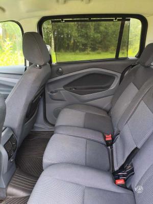 Pelēks Ford Grand C-MAX 2014 Kaišiadorys, ar dzinēja tilpumu 1.00 L un nobraukumu 167 tūkst. km par 4200 €, foto 14 vietnē AUTOMOTO.COM.LV