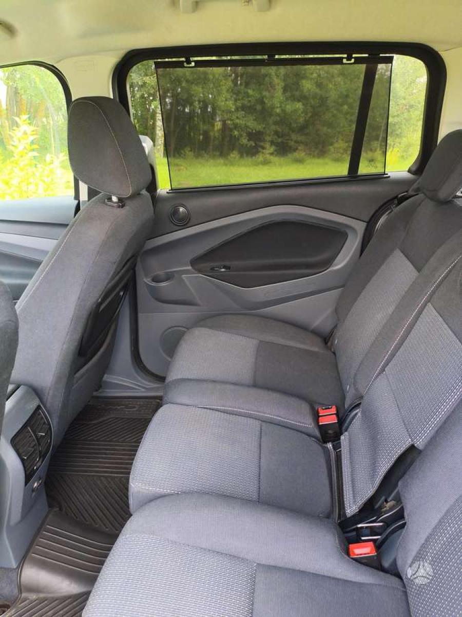 Pelēks Ford Grand C-MAX 2014 Kaišiadorys, ar dzinēja tilpumu 1.00 L un nobraukumu 167 tūkst. km par 4200 €, foto 14 vietnē AUTOMOTO.COM.LV