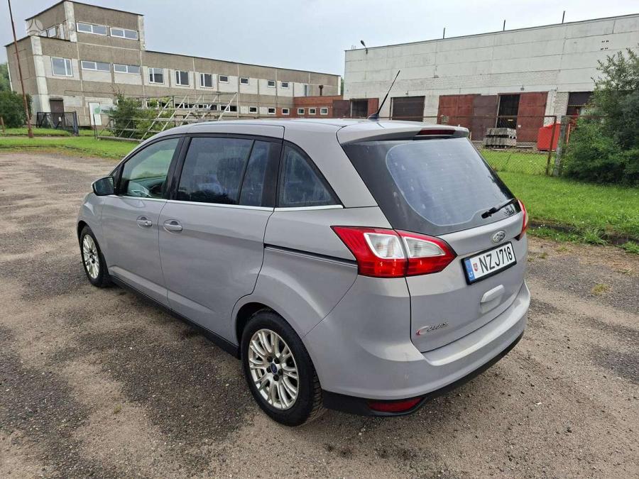 Ford Grand C-MAX 2011 in Ukmerge, with an engine capacity of 1.60 L and mileage of 340 thousand km for 2850 €, photo 5 on AUTOMOTO.COM.LV
