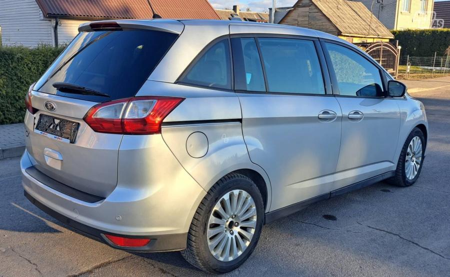 Ford Grand C-MAX 2014 in Birzai, with an engine capacity of 1.60 L and mileage of 217 thousand km for 3950 €, photo 5 on AUTOMOTO.COM.LV