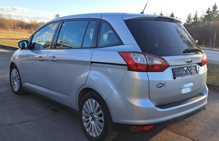 Ford Grand C-MAX 2014 in Birzai, with an engine capacity of 1.60 L and mileage of 217 thousand km for 3950 €, photo 8 on AUTOMOTO.COM.LV