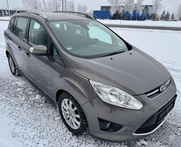 Ford Grand C-MAX 2015 in Kaunas, with an engine capacity of 1.00 L and mileage of 144 thousand km for 4749 €, photo 8 on AUTOMOTO.COM.LV