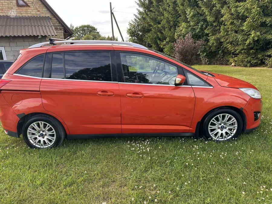 Sarkans Ford Grand C-MAX 2011 Raseiniai, ar dzinēja tilpumu 1.56 L un nobraukumu 259 tūkst. km par 2500 €, foto 6 vietnē AUTOMOTO.COM.LV