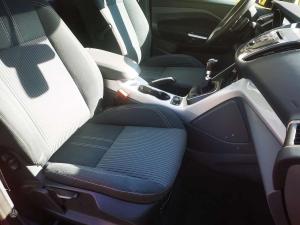 Sarkans Ford Grand C-MAX 2012 Viļņa, ar dzinēja tilpumu 1.60 L un nobraukumu 159 tūkst. km par 4850 €, foto 10 vietnē AUTOMOTO.COM.LV