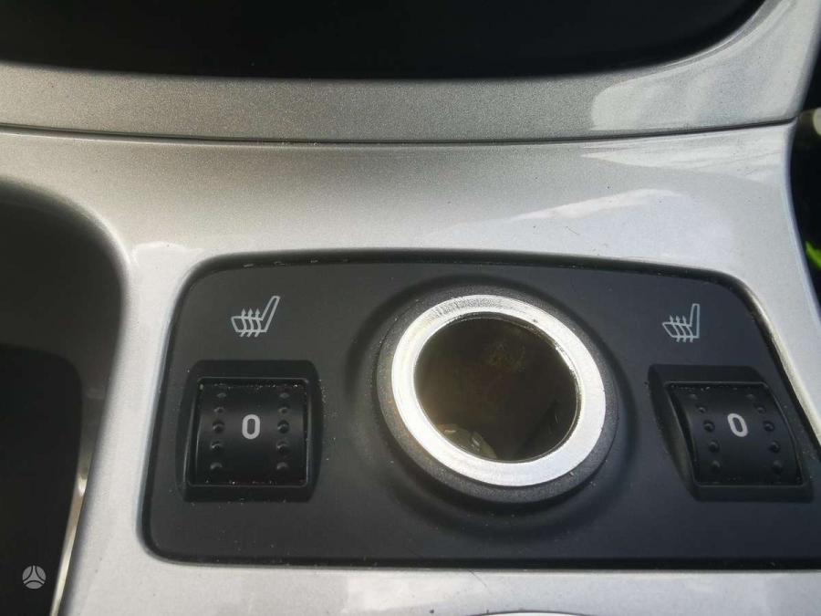 Sarkans Ford Grand C-MAX 2012 Viļņa, ar dzinēja tilpumu 1.60 L un nobraukumu 159 tūkst. km par 4850 €, foto 14 vietnē AUTOMOTO.COM.LV