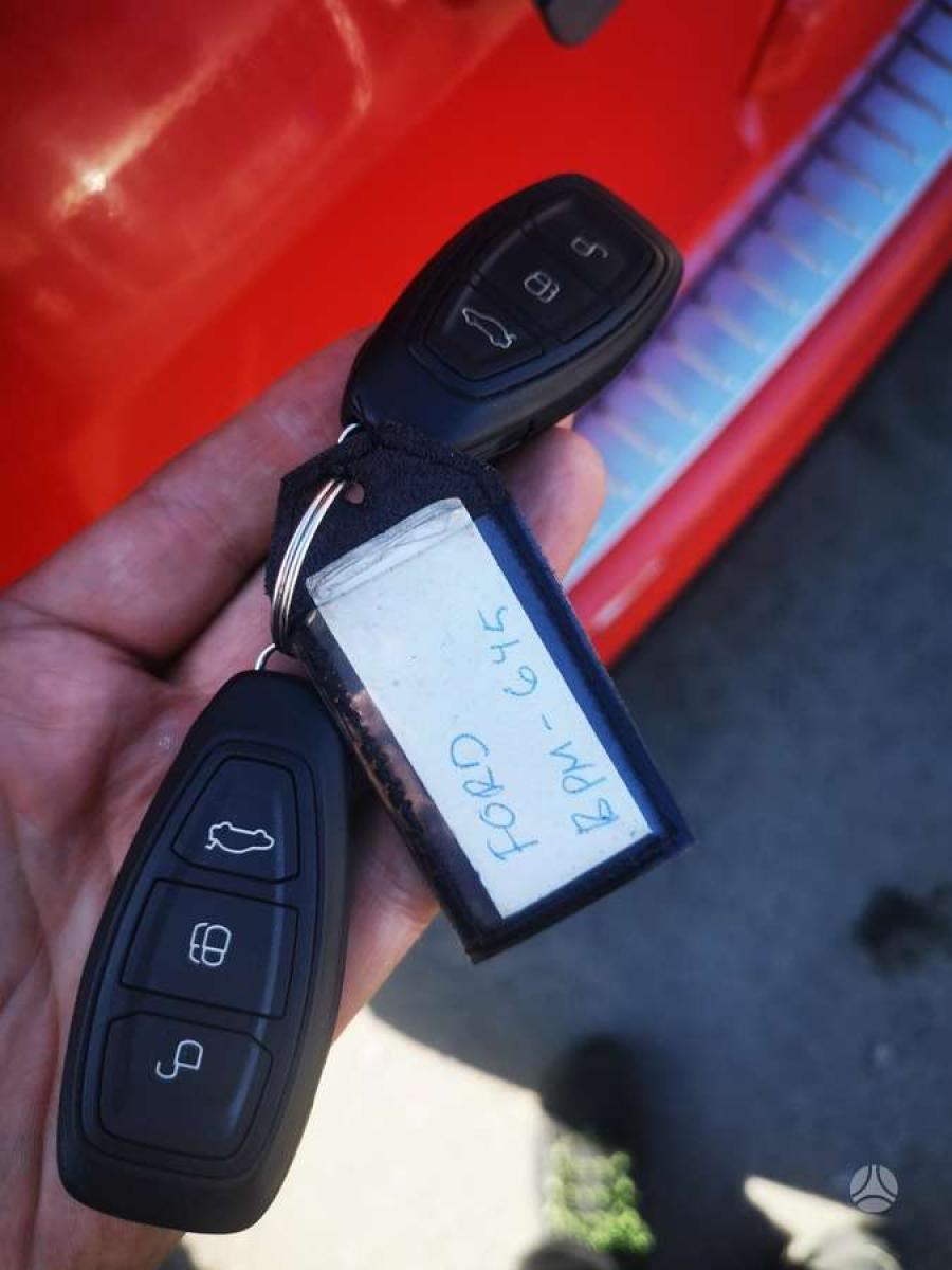 Sarkans Ford Grand C-MAX 2012 Viļņa, ar dzinēja tilpumu 1.60 L un nobraukumu 159 tūkst. km par 4850 €, foto 25 vietnē AUTOMOTO.COM.LV