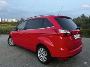 Red Ford Grand C-MAX 2013 in Vilnius, with an engine capacity of 2.00 L and mileage of 205 thousand km for 4999 €, photo 3 on AUTOMOTO.COM.LV