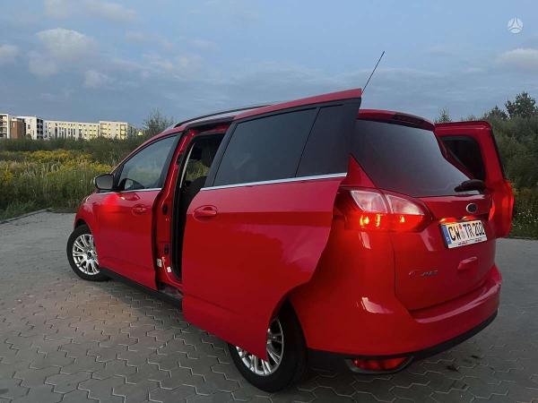 Red Ford Grand C-MAX 2013 in Vilnius, with an engine capacity of 2.00 L and mileage of 205 thousand km for 4999 €, photo 10 on AUTOMOTO.COM.LV