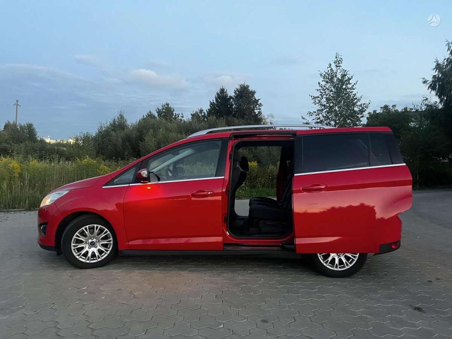 Red Ford Grand C-MAX 2013 in Vilnius, with an engine capacity of 2.00 L and mileage of 205 thousand km for 4999 €, photo 11 on AUTOMOTO.COM.LV