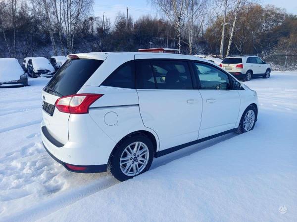White Ford Grand C-MAX 2014 in Marijampole, with an engine capacity of 2.00 L and mileage of 193 thousand km for 5800 €, photo 6 on AUTOMOTO.COM.LV