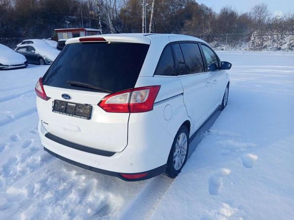 White Ford Grand C-MAX 2014 in Marijampole, with an engine capacity of 2.00 L and mileage of 193 thousand km for 5800 €, photo 10 on AUTOMOTO.COM.LV