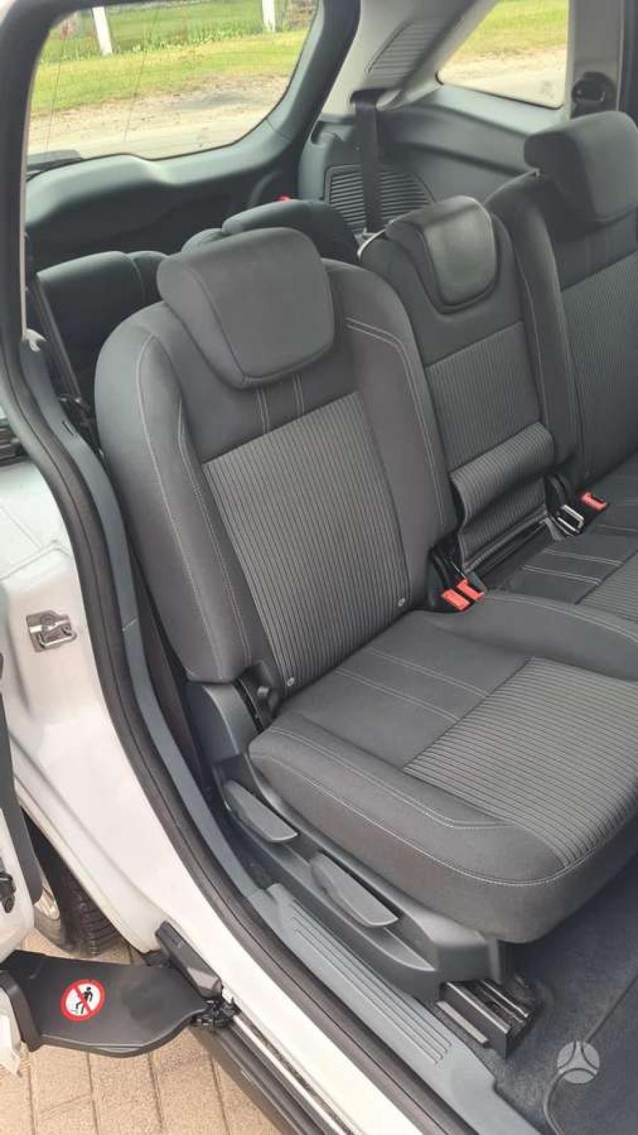 Balts Ford Grand C-MAX 2011 Šauļi, ar dzinēja tilpumu 1.56 L un nobraukumu 295 tūkst. km par 3750 €, foto 14 vietnē AUTOMOTO.COM.LV