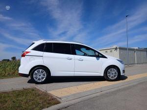 White Ford Grand C-MAX 2015 in Marijampole, with an engine capacity of 1.00 L and mileage of 129 thousand km for 5450 €, photo 4 on AUTOMOTO.COM.LV