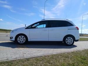 White Ford Grand C-MAX 2015 in Marijampole, with an engine capacity of 1.00 L and mileage of 129 thousand km for 5450 €, photo 5 on AUTOMOTO.COM.LV