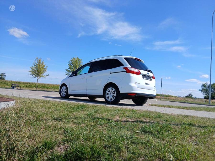 White Ford Grand C-MAX 2015 in Marijampole, with an engine capacity of 1.00 L and mileage of 129 thousand km for 5450 €, photo 9 on AUTOMOTO.COM.LV