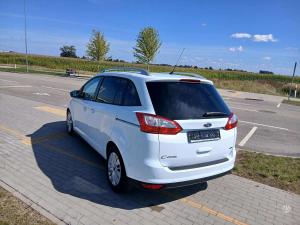 White Ford Grand C-MAX 2015 in Marijampole, with an engine capacity of 1.00 L and mileage of 129 thousand km for 5450 €, photo 11 on AUTOMOTO.COM.LV
