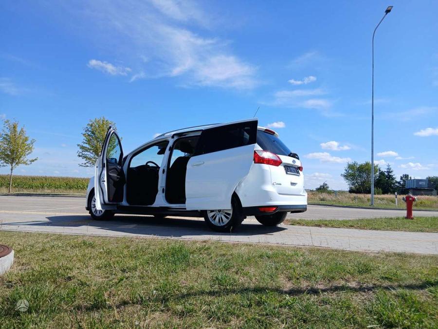 White Ford Grand C-MAX 2015 in Marijampole, with an engine capacity of 1.00 L and mileage of 129 thousand km for 5450 €, photo 18 on AUTOMOTO.COM.LV