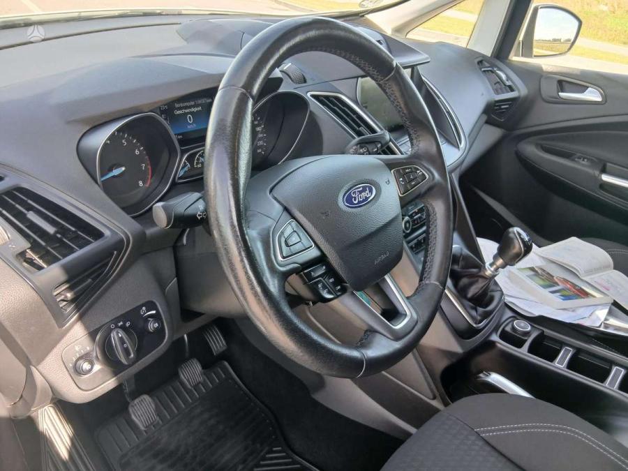 White Ford Grand C-MAX 2015 in Marijampole, with an engine capacity of 1.00 L and mileage of 129 thousand km for 5450 €, photo 26 on AUTOMOTO.COM.LV