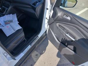White Ford Grand C-MAX 2015 in Marijampole, with an engine capacity of 1.00 L and mileage of 129 thousand km for 5450 €, photo 38 on AUTOMOTO.COM.LV