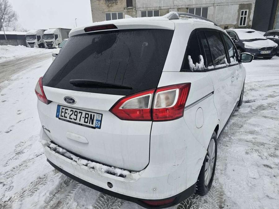 White Ford Grand C-MAX 2016 in Taurage, with an engine capacity of 2.00 L and mileage of 190 thousand km for 5900 €, photo 5 on AUTOMOTO.COM.LV